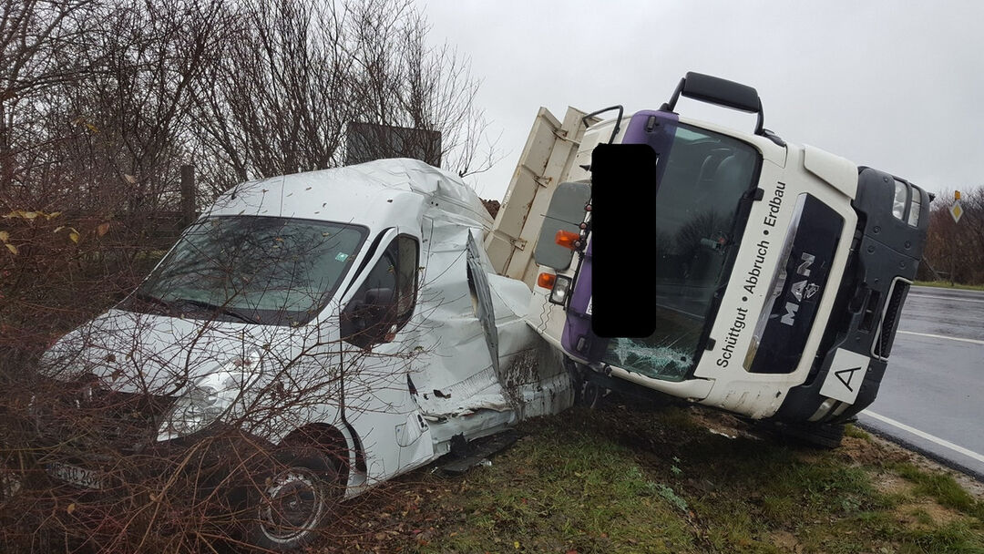 Schwerer Unfall auf der B6 bei Reichenbach - Radio Lausitz